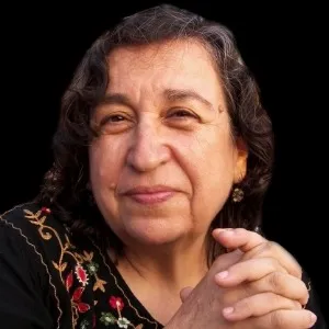 Sennur Sezer - Biyografya