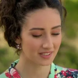 Semiha Bezek - Biyografya