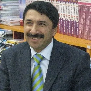 Selami Yalçın - Biyografya