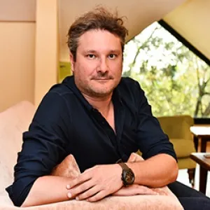 Umut Aral - Biyografya